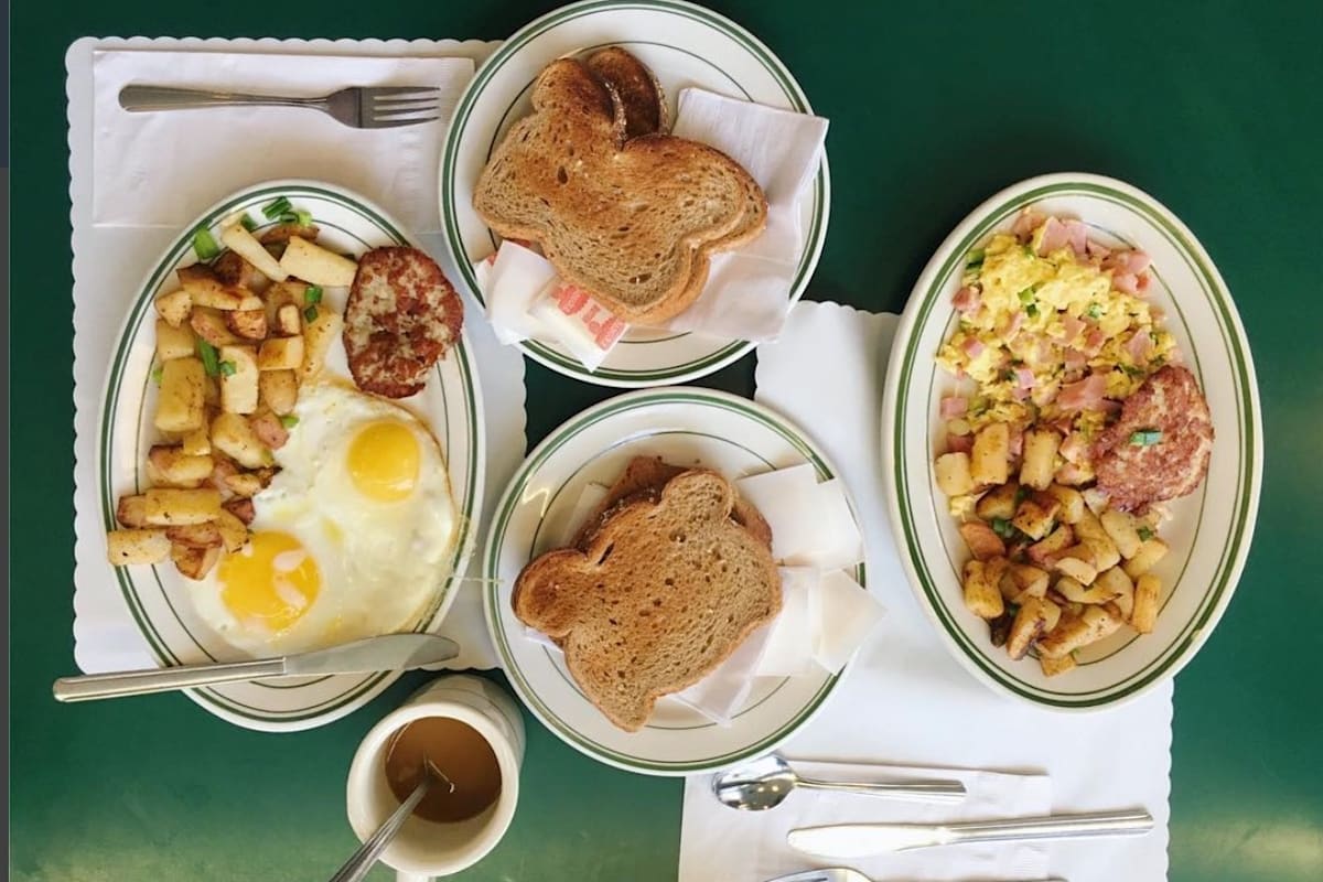 Mel's Drive-In Delivery Menu | Order Online | 14846 Ventura Blvd ...