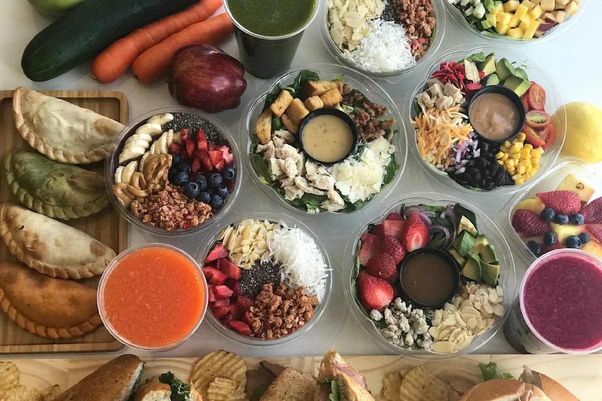 Shaky's - North Bergen, NJ Restaurant | Menu + Delivery | Seamless