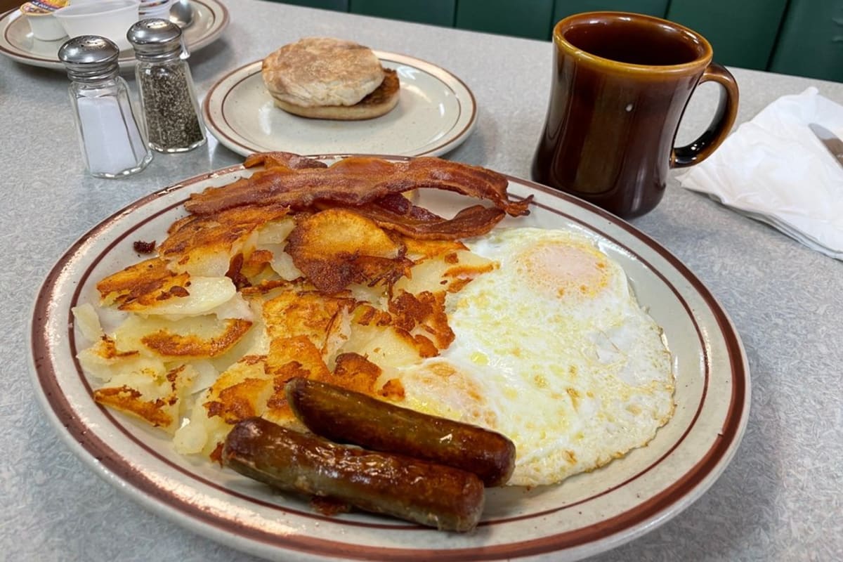 Mollie's Country Kitchen Delivery Menu | Order Online | 27932 La Paz Rd ...