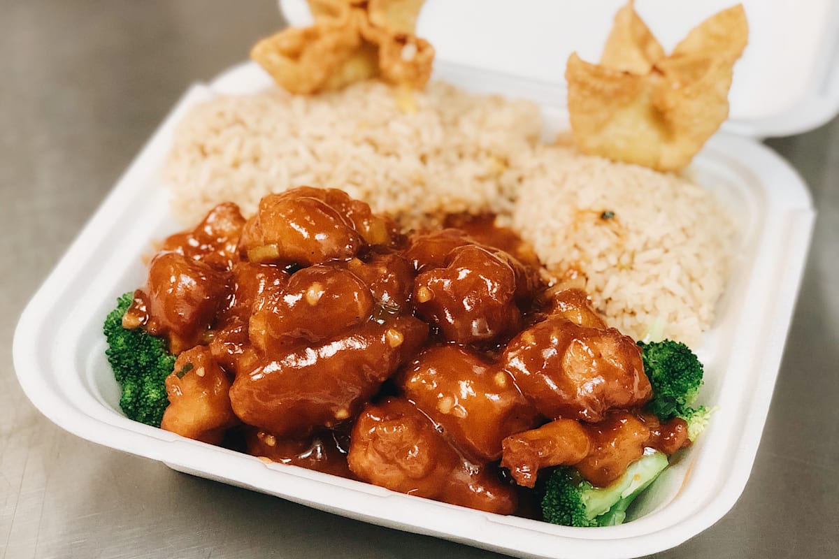 Rose Garden Delivery Menu | Order Online | 9731 Q St Omaha | Grubhub