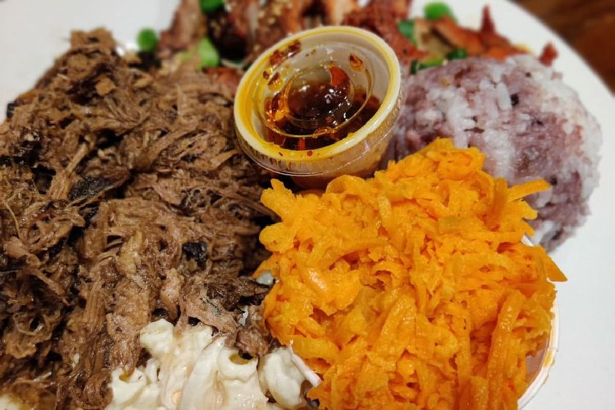 Ono Kine Grindz - Wauwatosa, WI Restaurant | Menu + Delivery | Seamless