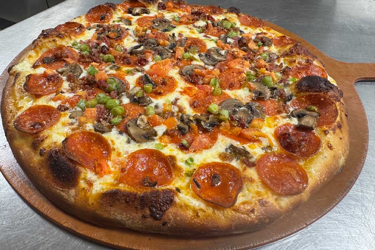 Salinas Pizza & Pints Delivery Menu | Order Online | 931 N Main St ...