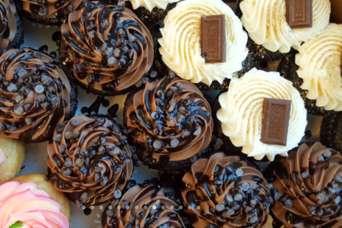 The Flying Cupcake Bakery Delivery Menu | Order Online | 423 ...