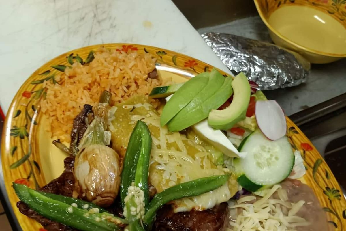 Mi Lindo Luvianos Bar & Restaurante Delivery Menu | Order Online | 900 ...