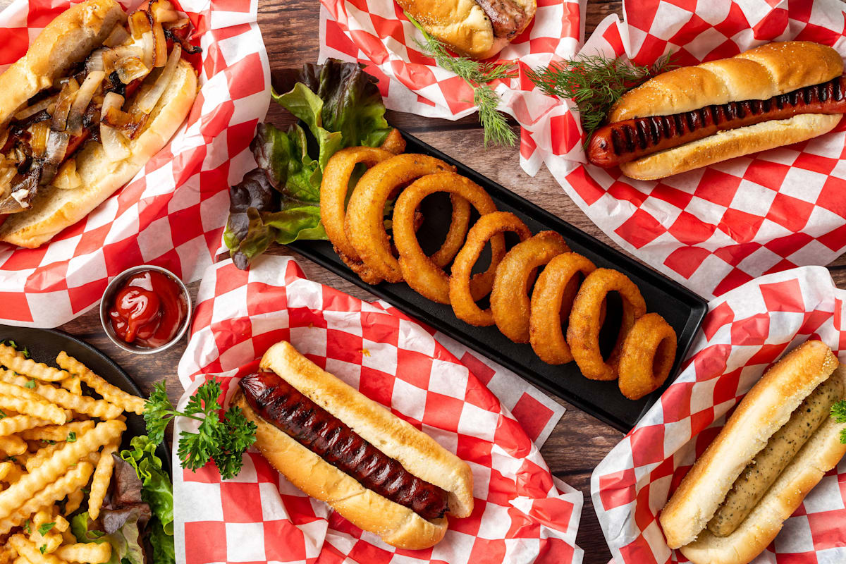 Des Moines Dog House Delivery Menu | Order Online | 22302 Marine View ...