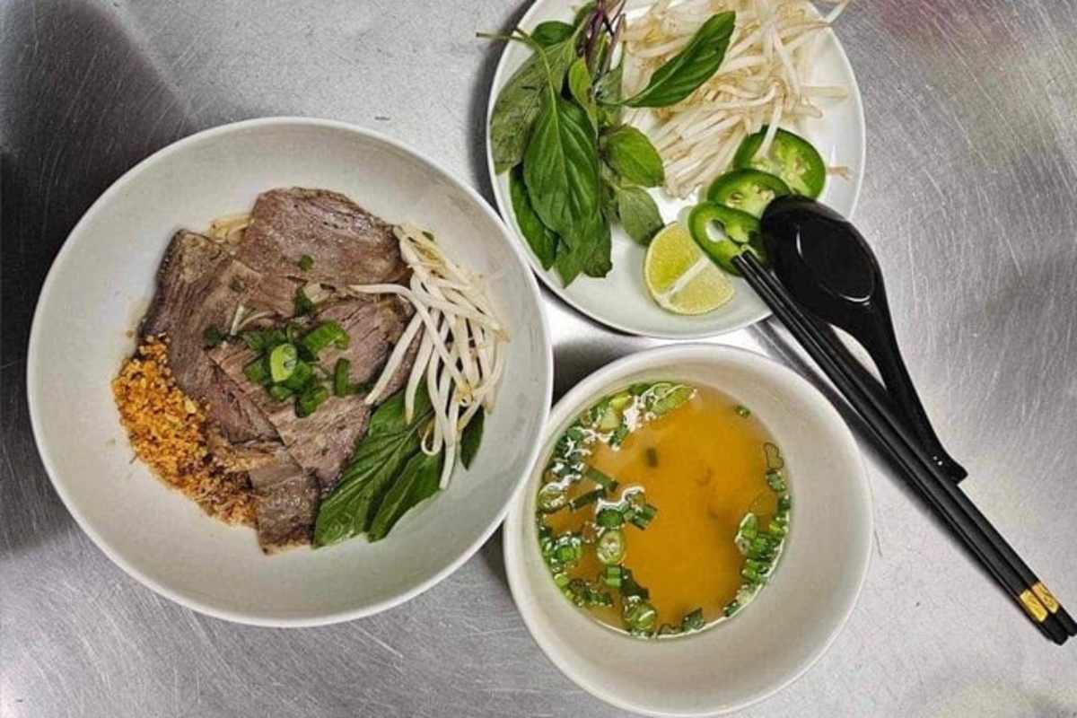 Fulton Pho Delivery Menu | Order Online | 3100 Fulton Ave Sacramento ...