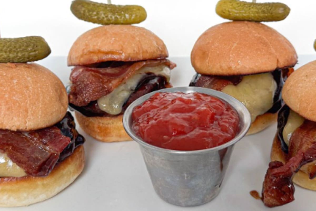 The Tavern Grill - Sioux Falls, SD Restaurant | Menu + Delivery | Seamless