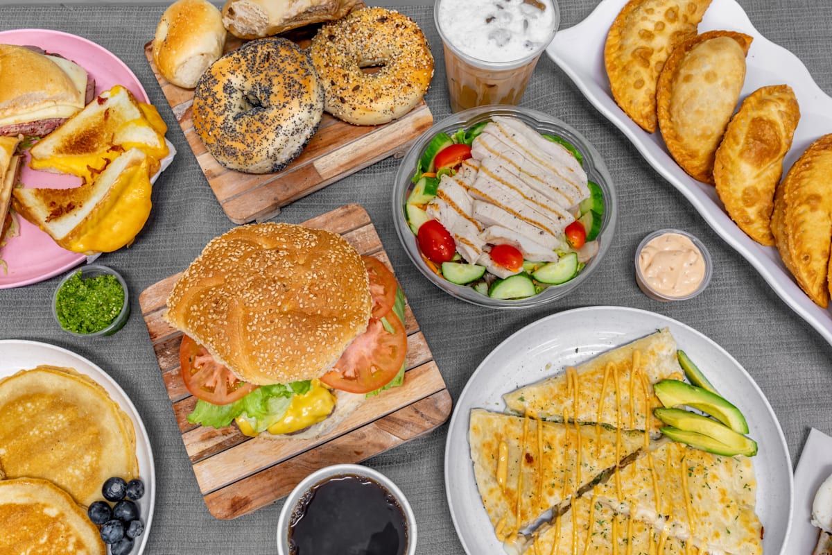 The Fleetwood Deli Cafe - Mount Vernon, NY Restaurant | Menu + Delivery ...