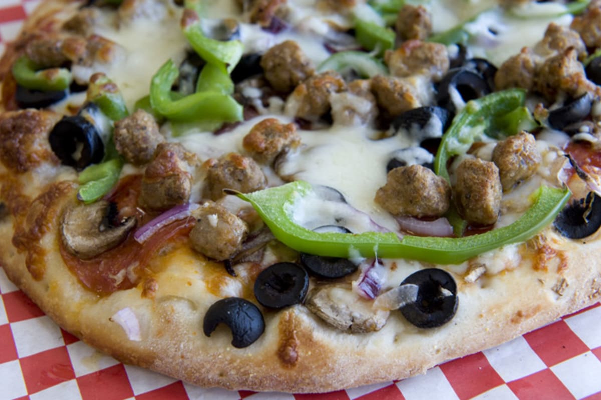 LW Pizza - Long Beach, CA Restaurant | Menu + Delivery | Seamless