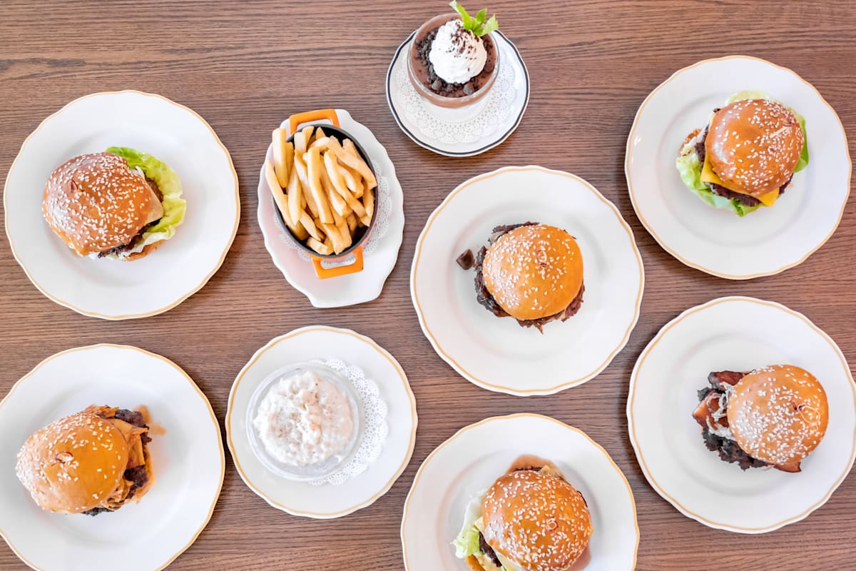 Gee! Burger Delivery Menu | Order Online | 8296 Glass Alley Fairfax ...