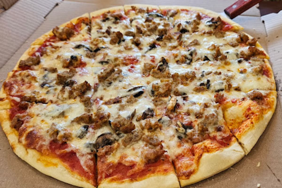 Lugano's Pizza Delivery Menu | Order Online | 4460 S Kedzie Ave Chicago ...