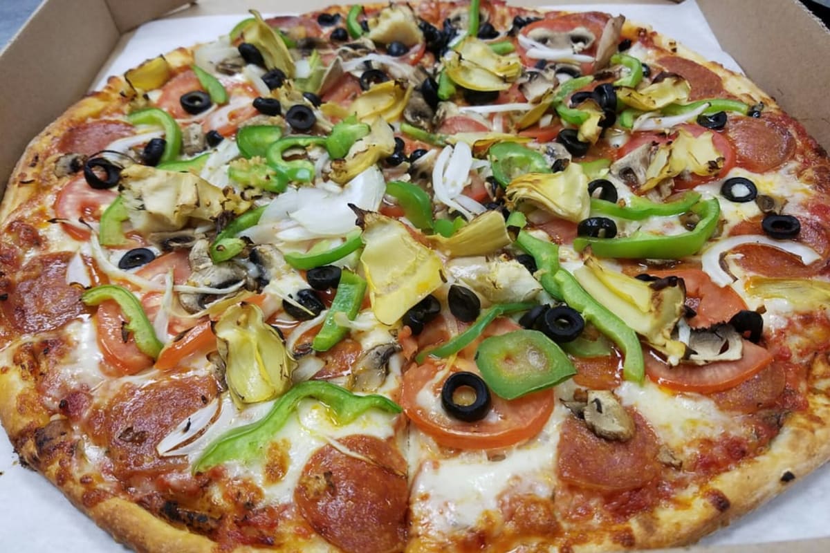 Fat Tomato Pizza Delivery Menu | Order Online | 1318 Sepulveda Blvd ...