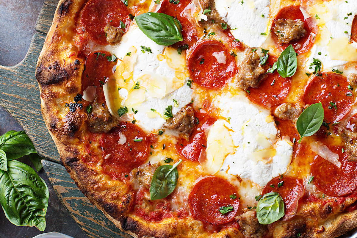 Leon's Legendary Pizza Delivery Menu | Order Online | 3349 Mission St ...