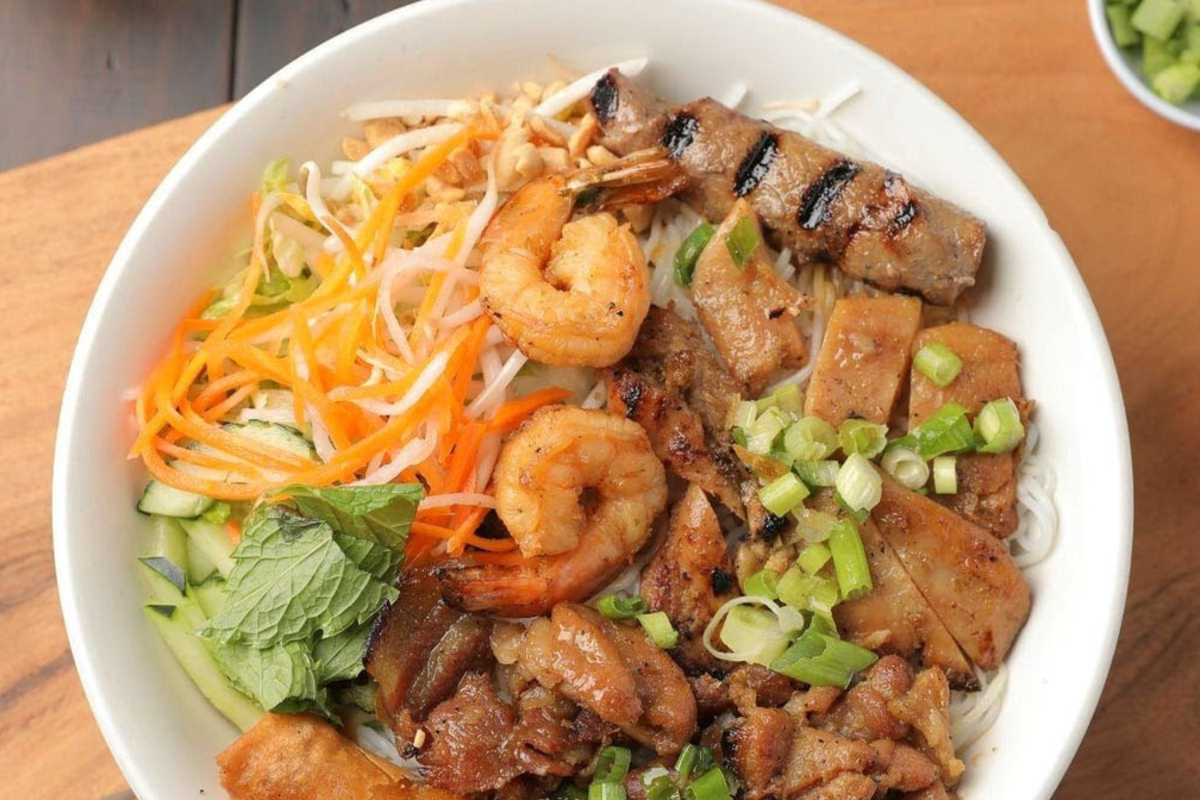Pho Hut & Grill Delivery Menu | Order Online | 3440 Del Lago Boulevard ...