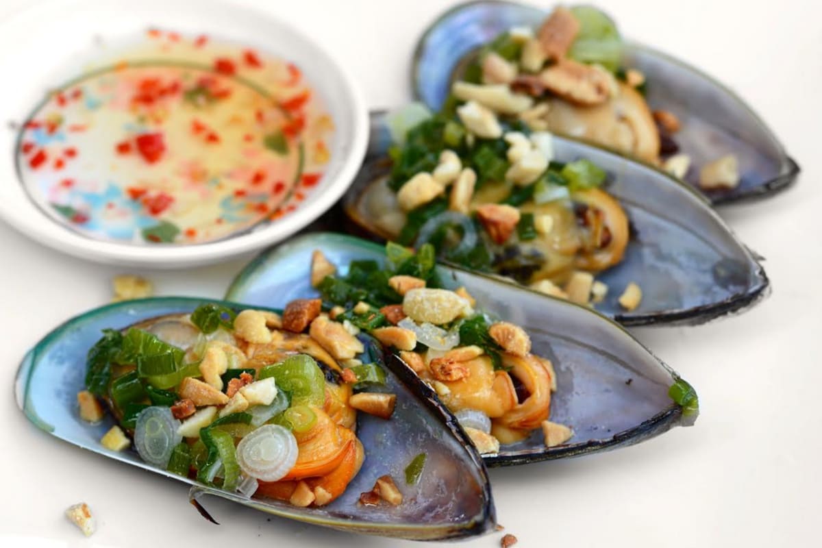 Sunset Pho Caffe (Clark St) Delivery Menu | Order Online | 2856 N Clark ...