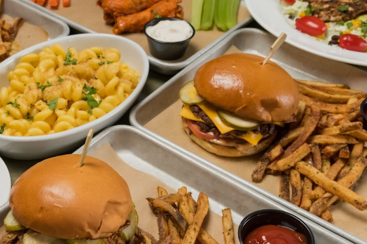 The Mean Weiner - Highwood, IL Restaurant | Menu + Delivery | Seamless