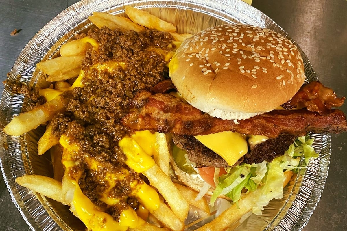 Buddeez Hot Dogz & Grill - Bayonne, NJ Restaurant | Menu + Delivery ...