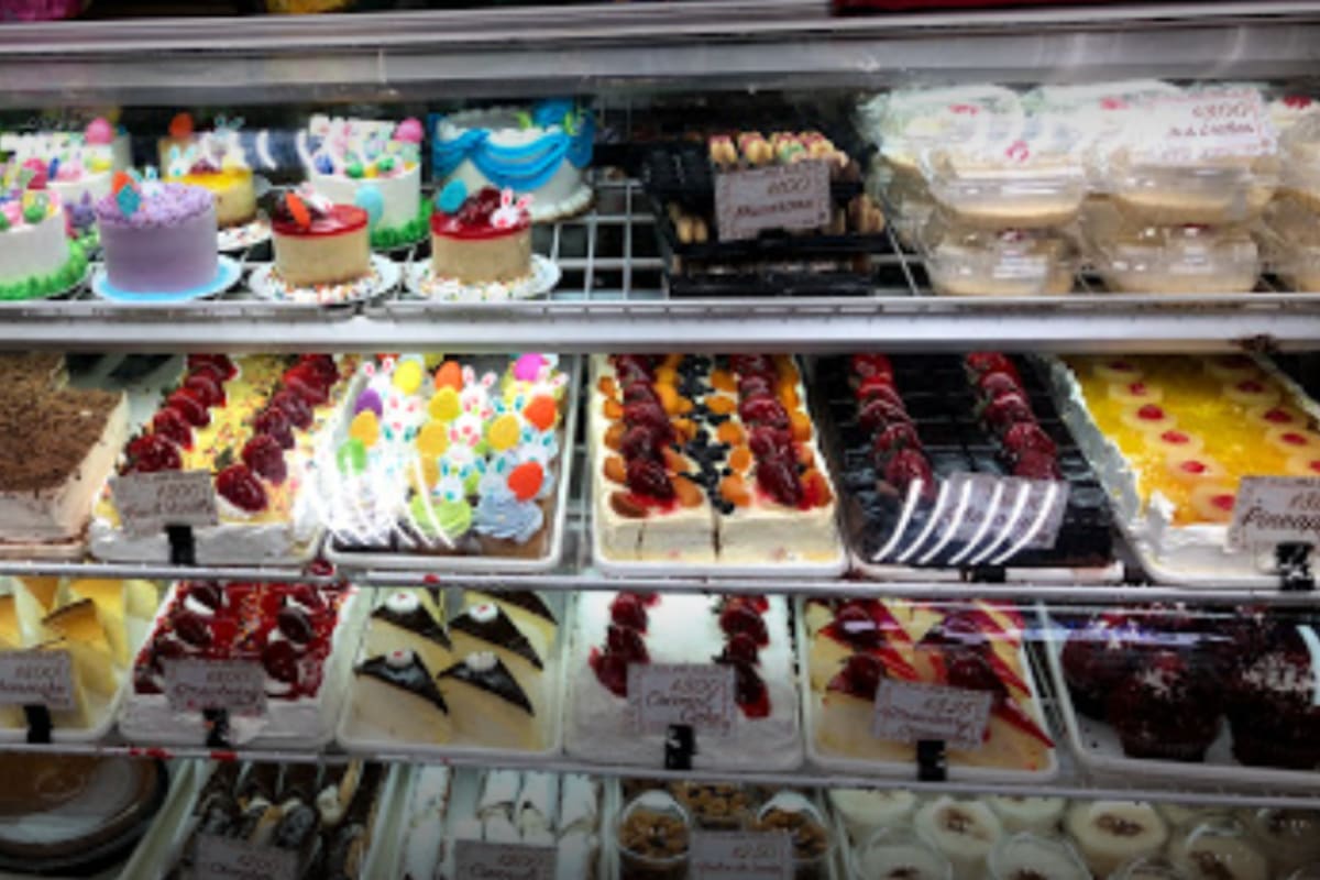 El Chevere Cuchifritos & Bakery - New York, NY Restaurant | Menu ...