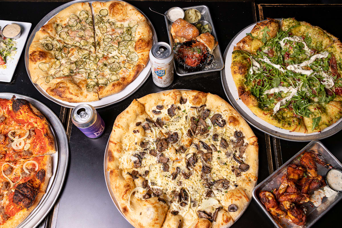 Bob's Pizza Hyde Park - Chicago, IL Restaurant | Menu + Delivery | Seamless