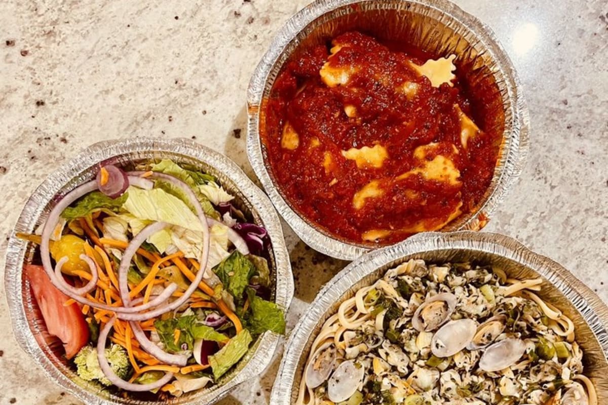 Filippi's Pizza Grotto Delivery Menu | Order Online | 645 1st St Napa ...