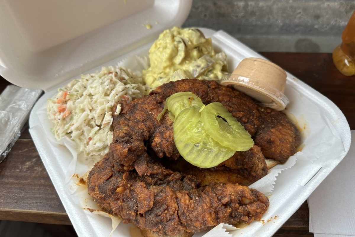 Dilly's Drive In Delivery Menu | Order Online | 4280 State Rd Peninsula ...