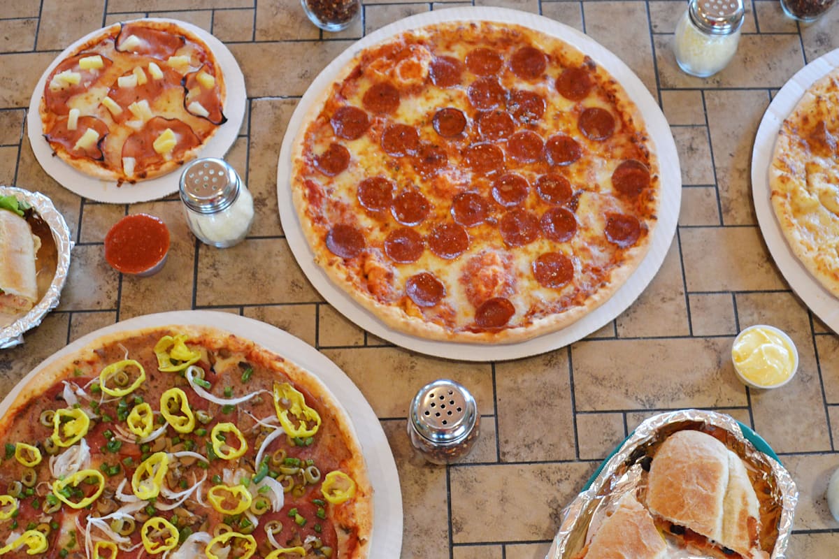 Southridge Golf and Pizzeria (Formerly Larobi's Pizza) - Charleston, WV ...