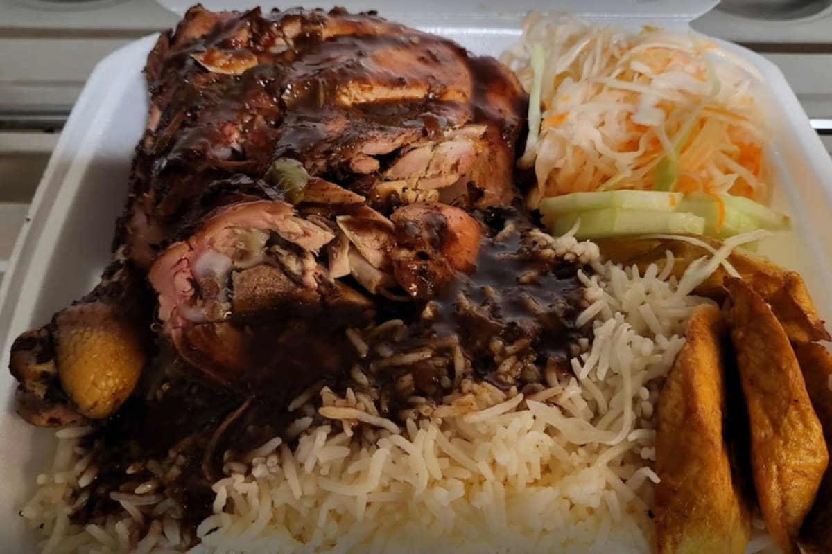 Muma Vee Jamaican Finga Licking Food Truck Delivery Menu | Order Online ...