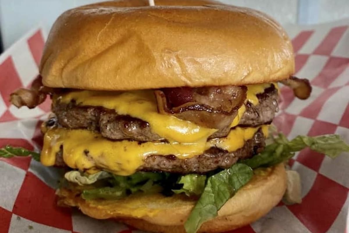 DaddiO's Burger Delivery Menu | Order Online | 4230 Calder Ave Beaumont ...