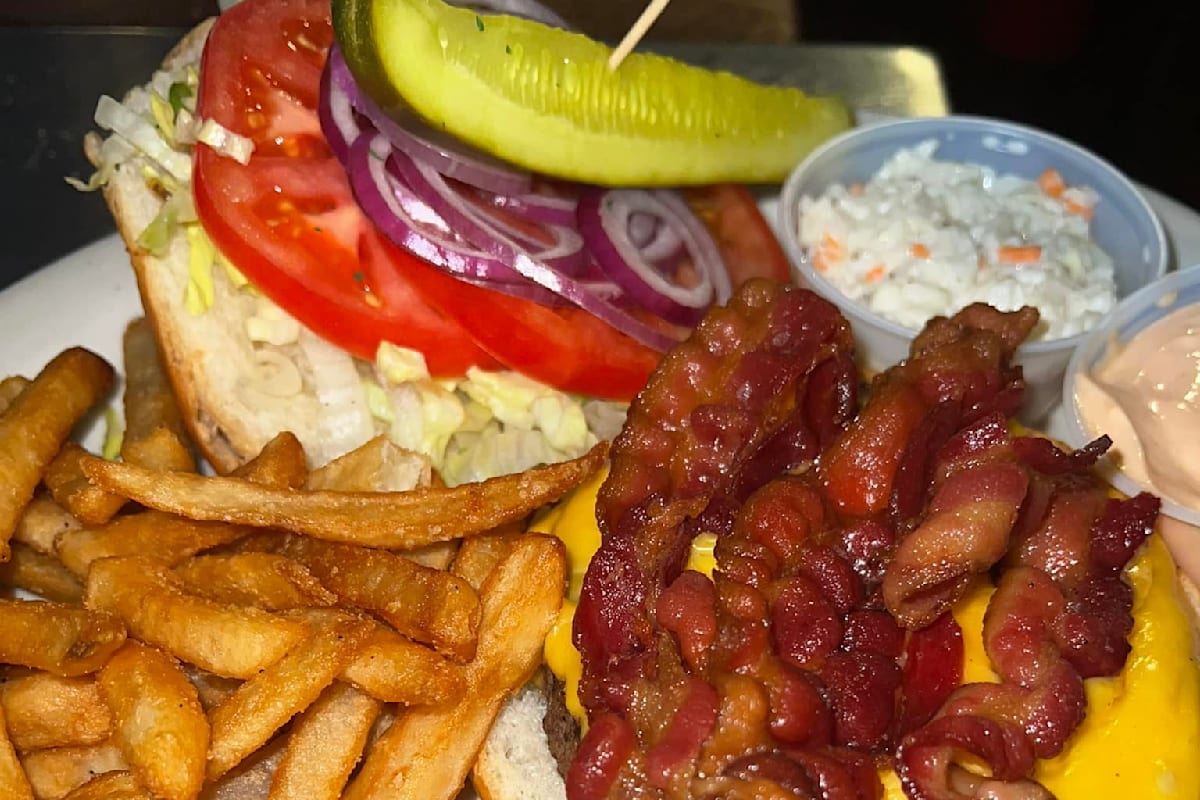 The New Park Tavern - East Rutherford, NJ Restaurant | Menu + Delivery ...