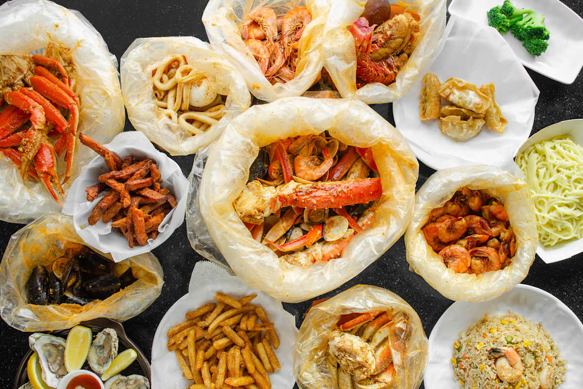 Loui Boil - Cajun Seafood Boil Restaurant - Edgewater, NJ Restaurant ...