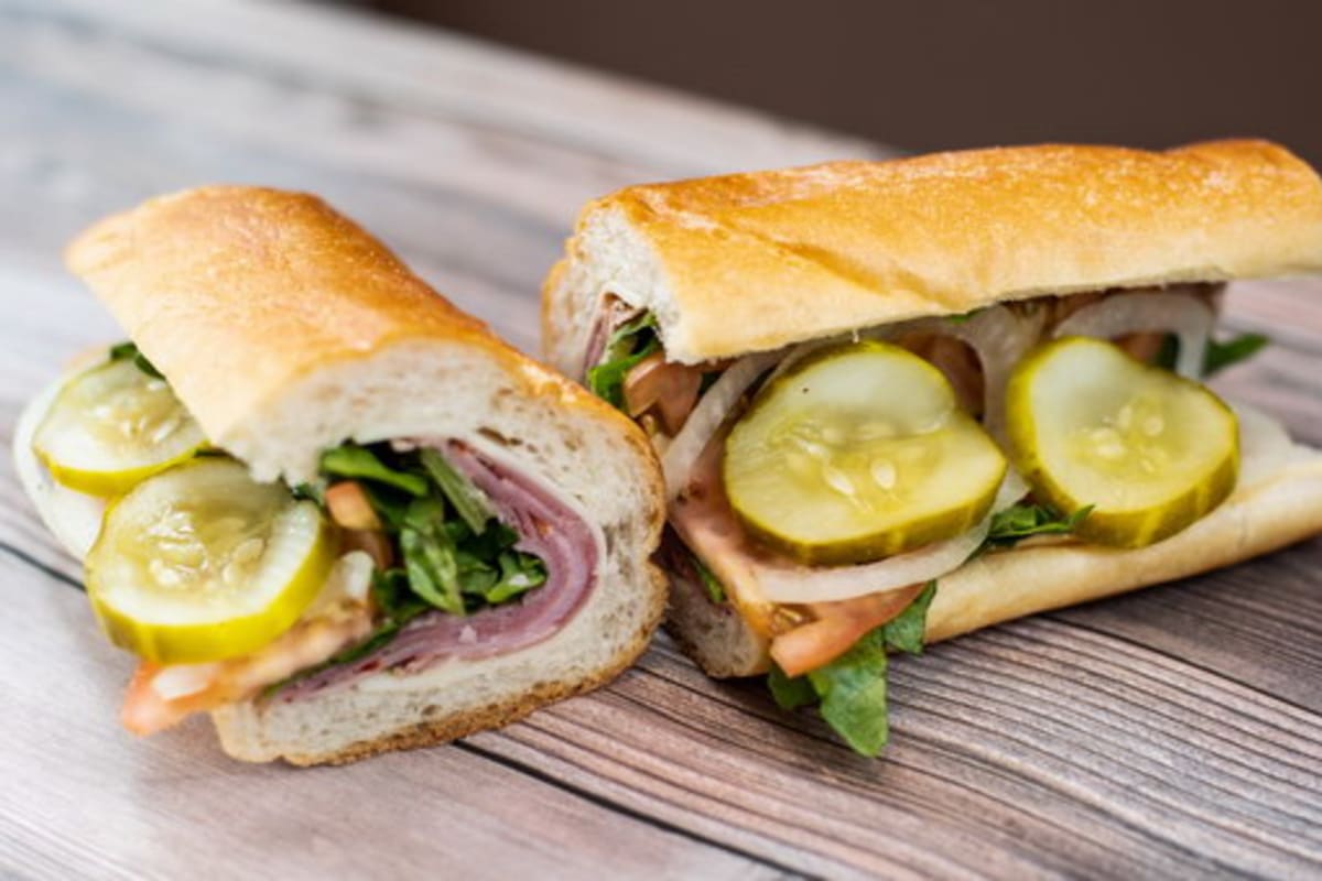 Old Nelson Deli & Market Park Towne Place Museum Area - Philadelphia ...