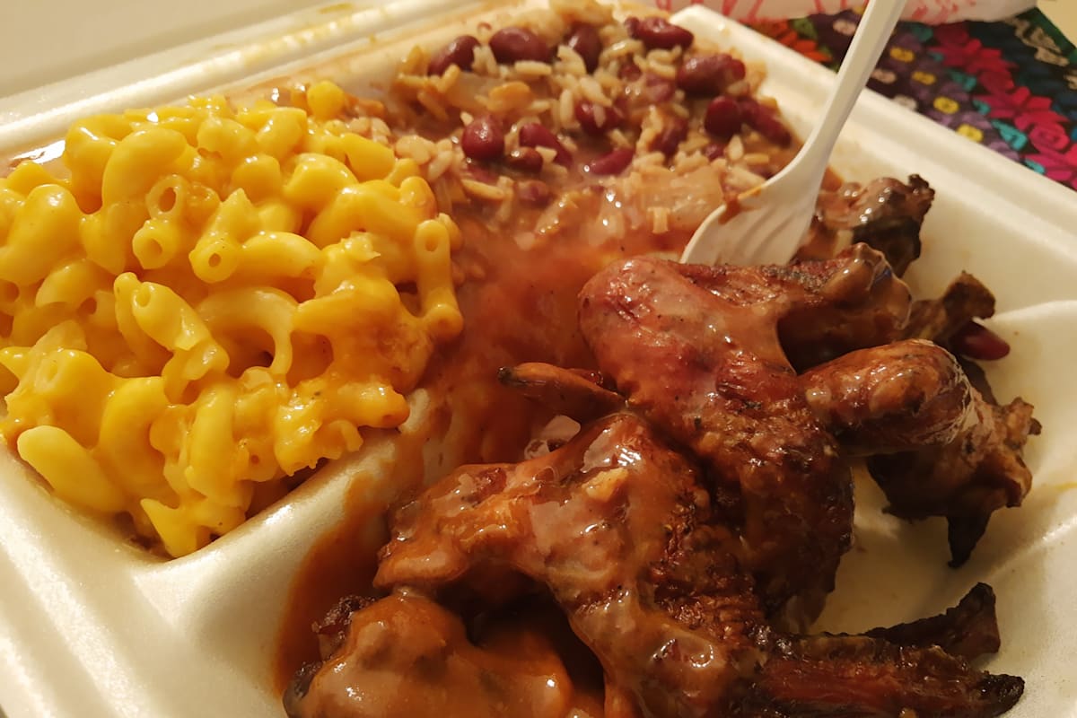 Showcase BBQ - Pittsburgh, PA Restaurant | Menu + Delivery | Seamless