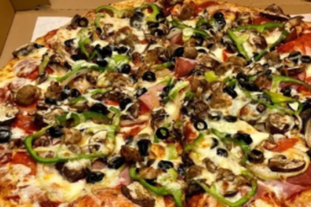 Weekend Dreams Pizza & Wings Delivery Menu | Order Online | 4442 W ...