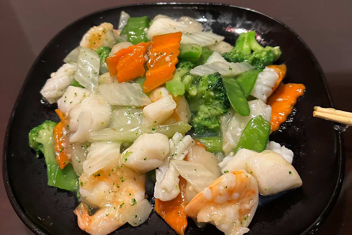 Chin's Kitchen Delivery Menu | Order Online | 800 N Easton Rd #8 ...