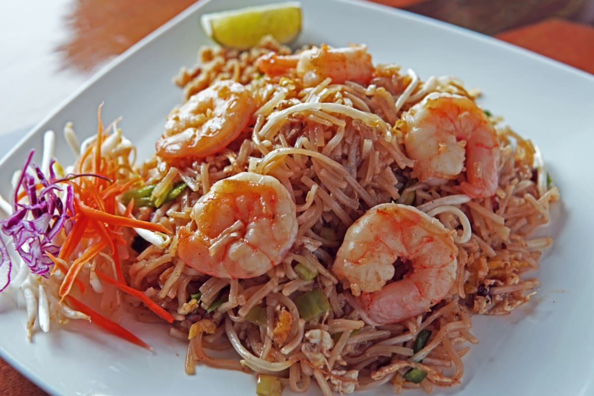 Dek Thai Restaurant Delivery Menu | Order Online | 633 SW 152nd St ...