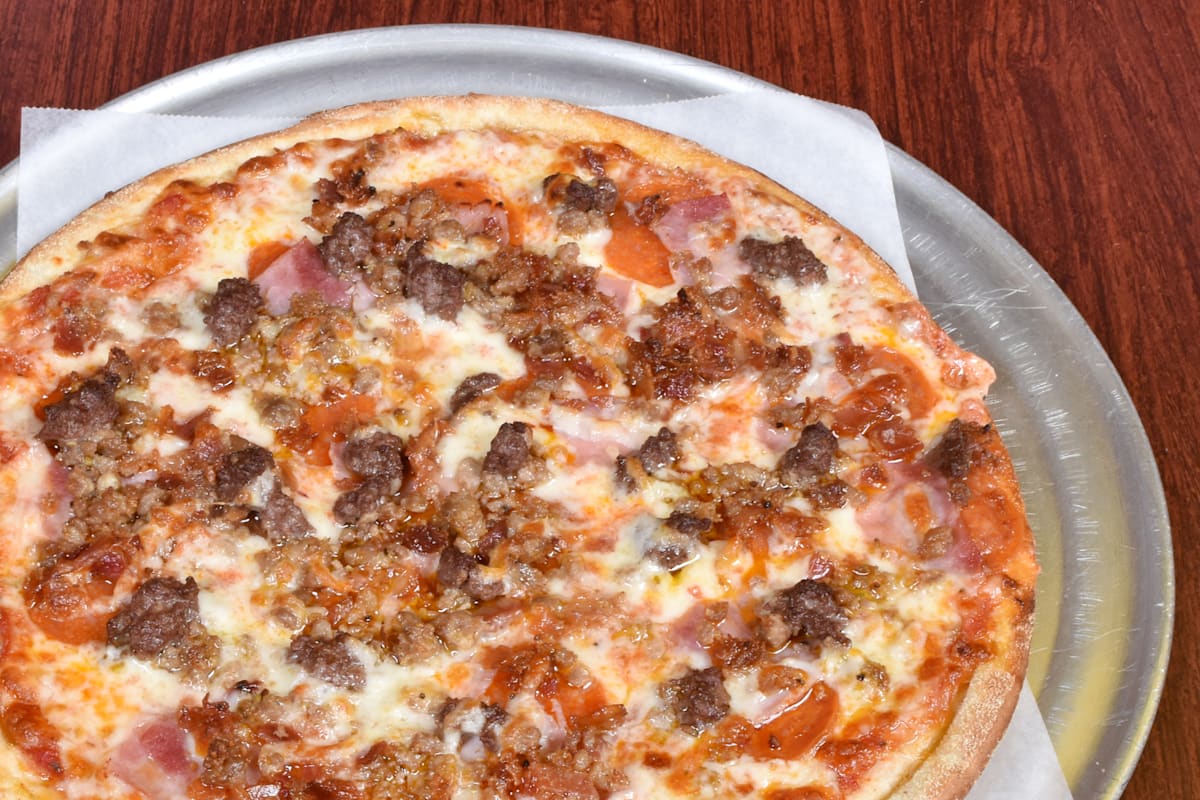 Paramount Pizza Delivery Menu | Order Online | 2804 Fairfield Ave ...