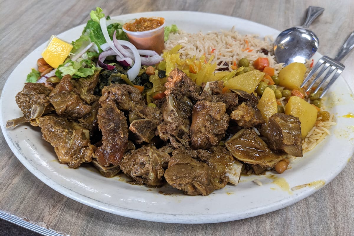 Safari Somali Cuisine Delivery Menu | Order Online | 6319 N Ridge Ave ...