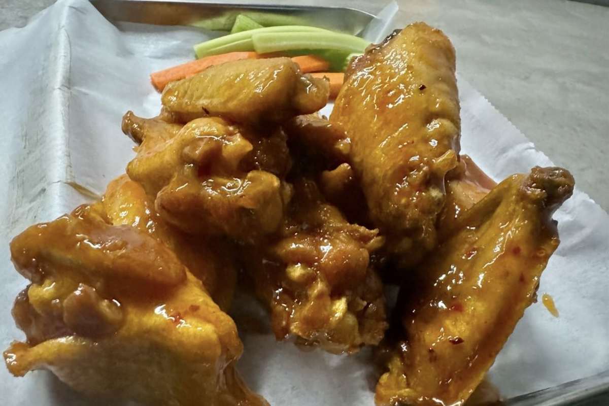 The 19th Hole Indoor Golf Delivery Menu | Order Online | 240 S Highland ...
