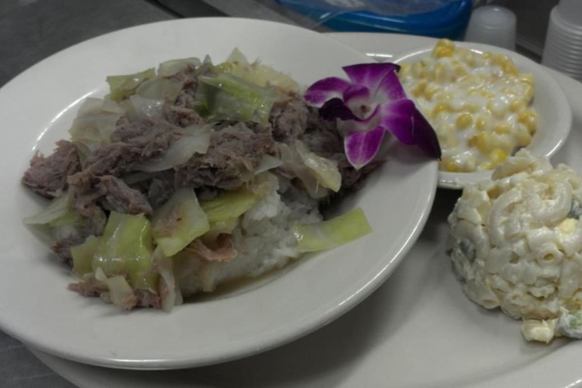Ma's Lei Stand Delivery Menu | Order Online | 6909 N Loop 1604 E San ...