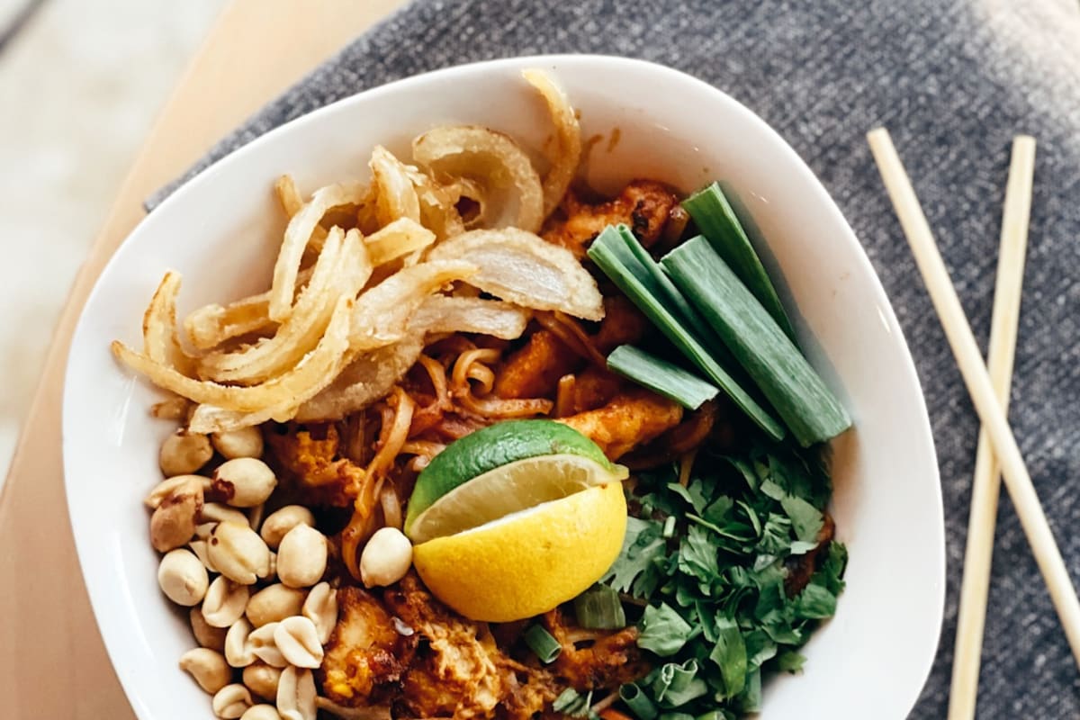 Leo's Asian Bistro Delivery Menu | Order Online | 2808 S Main St Suite ...