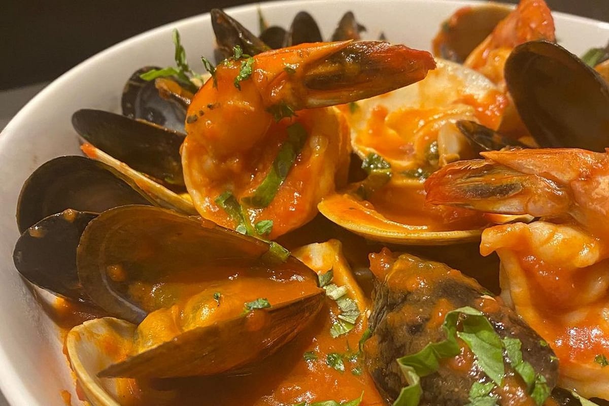 Americano Pie Bar - Islip, NY Restaurant | Menu + Delivery | Seamless