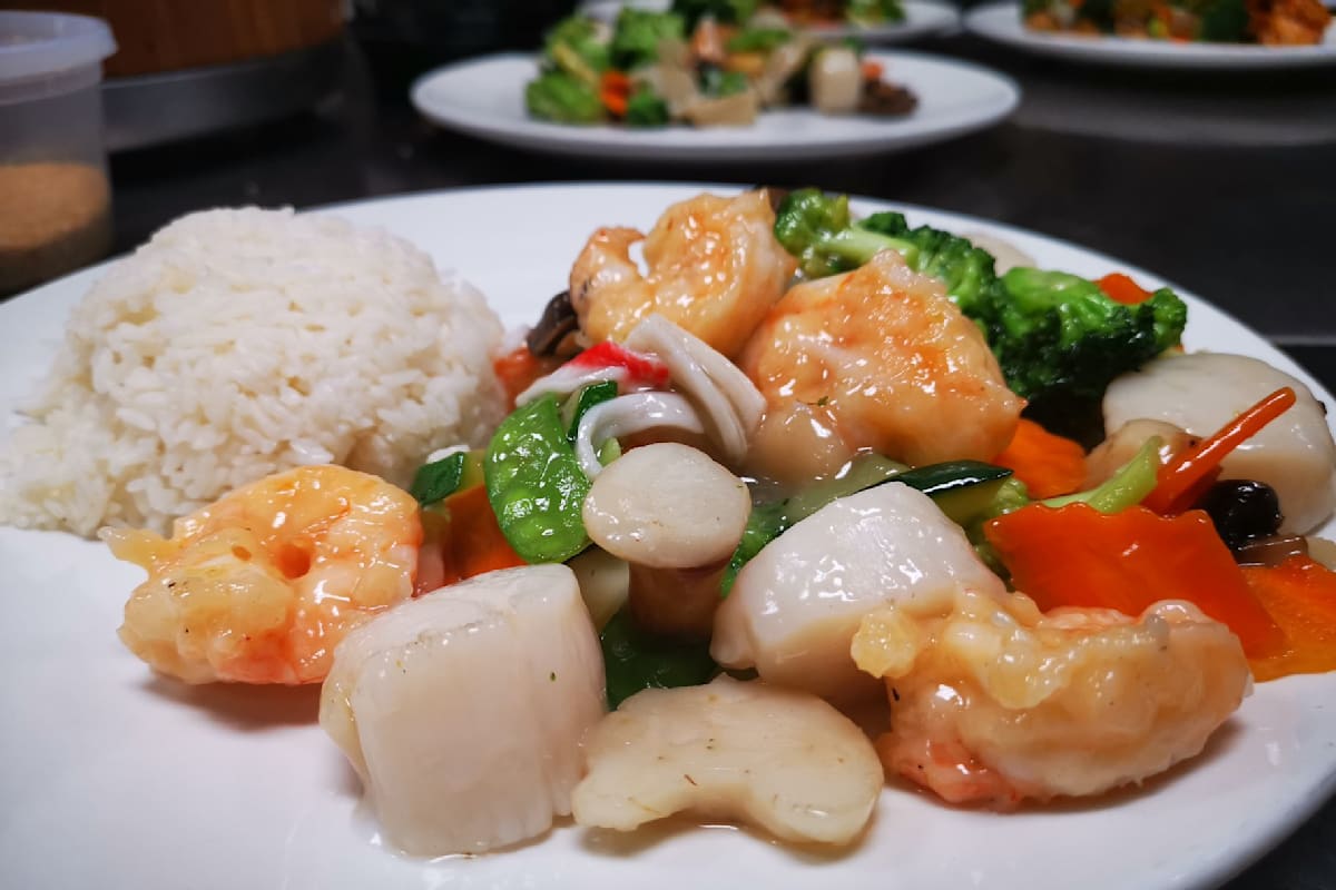 Huang's China Bistro Delivery Menu | Order Online | 19826 N Cove Rd ...