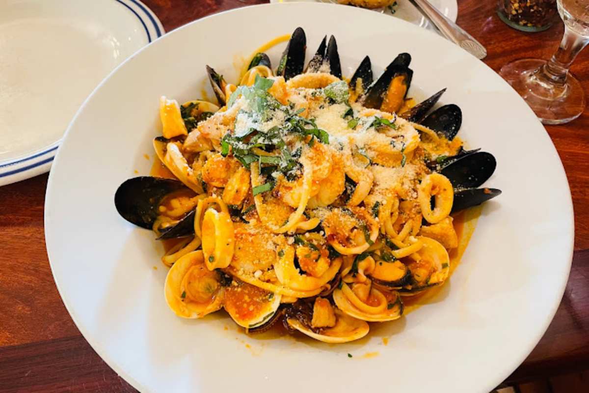 Venetos & Venezia Cucina Italiana Delivery Menu | Order Online | 608 ...