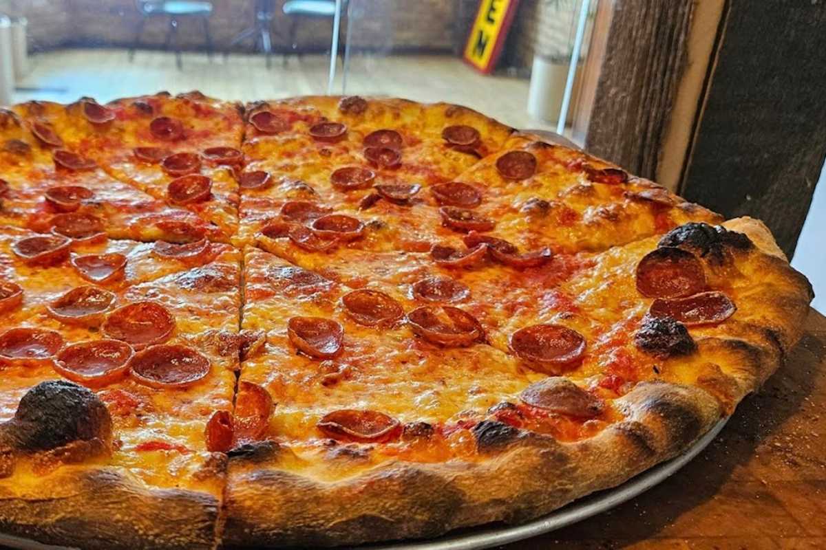 Old World Pizzeria - Saginaw, MI Restaurant | Menu + Delivery | Seamless