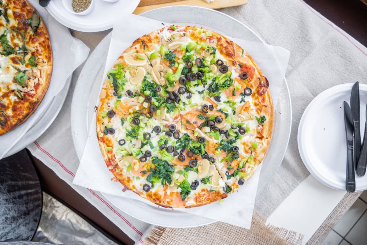 Chillin Pizza Delivery Menu | Order Online | 6545 Elmwood Ave ...