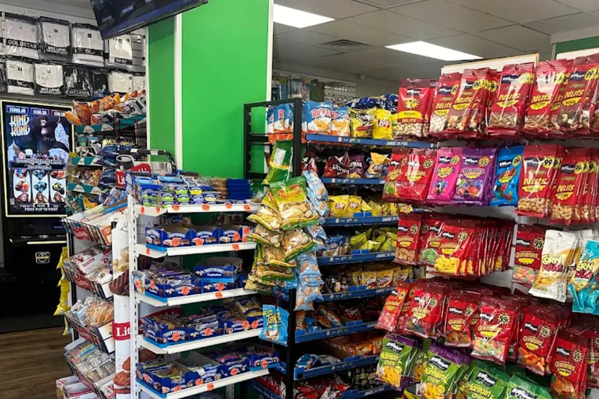 Tavares Deli Food - Philadelphia, PA Restaurant | Menu + Delivery ...