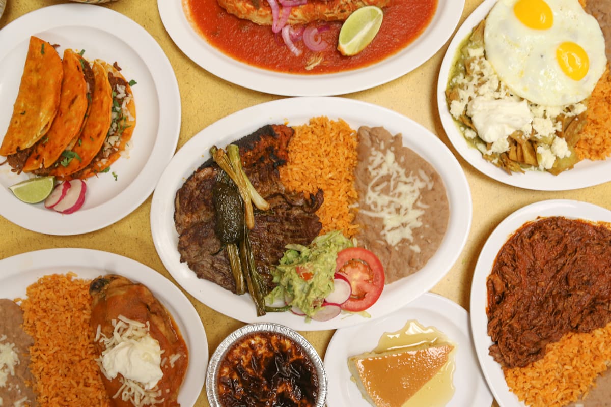 Tortas Ahogadas Chapala Delivery Menu | Order Online | 500 S State St ...