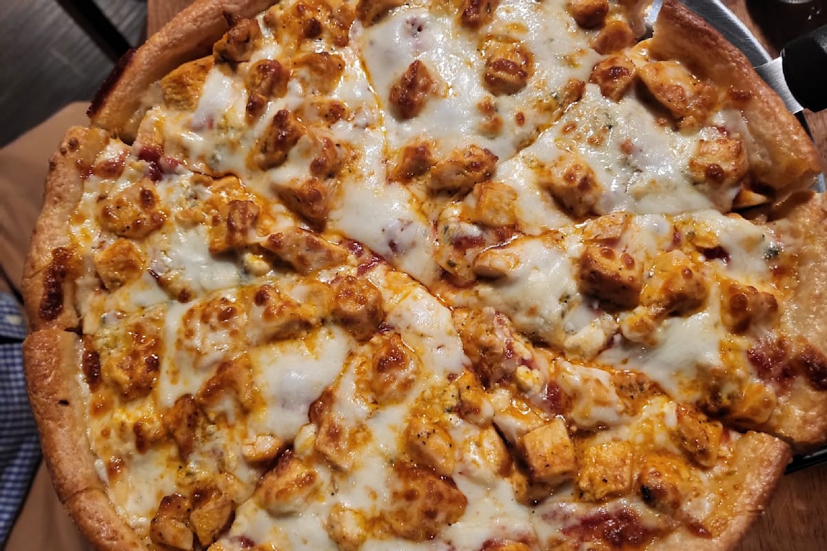 GOODFELLAS PIZZA AND WINGS DOWNTOWN Delivery Menu | Order Online | 27 ...