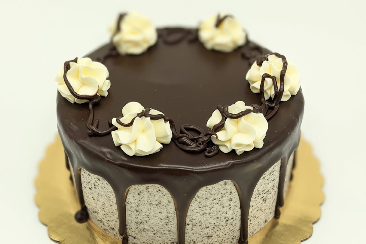 Fat Cupcake Delivery Menu | Order Online | 8730 SE Woodstock Blvd ...