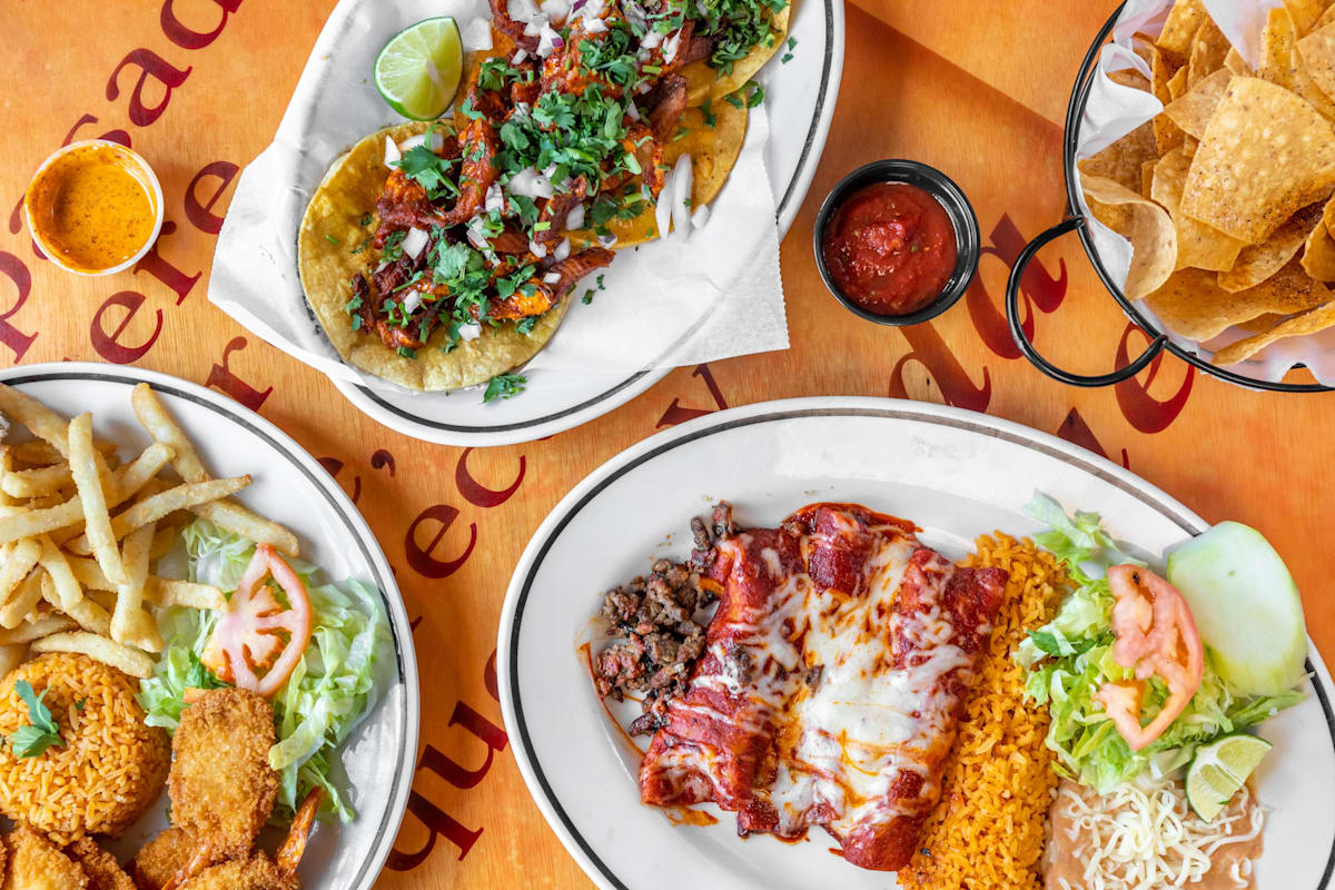 La Casa De Chivolin - Milwaukee, WI Restaurant | Menu + Delivery | Seamless